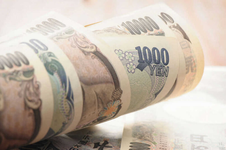 Japan’s Currency Slide Sends Economic Warning | Freedom Beacon